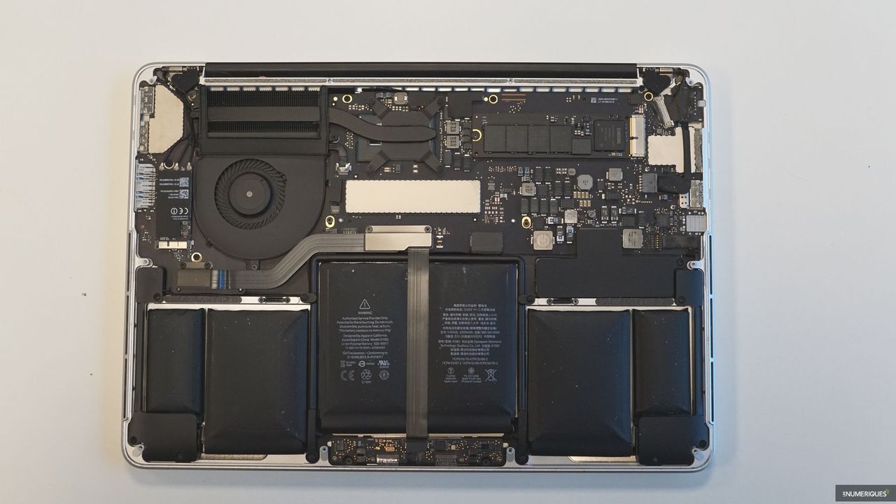 Apple Macbook Pro Battery Replacement at Home | Geekscallout.co.uk