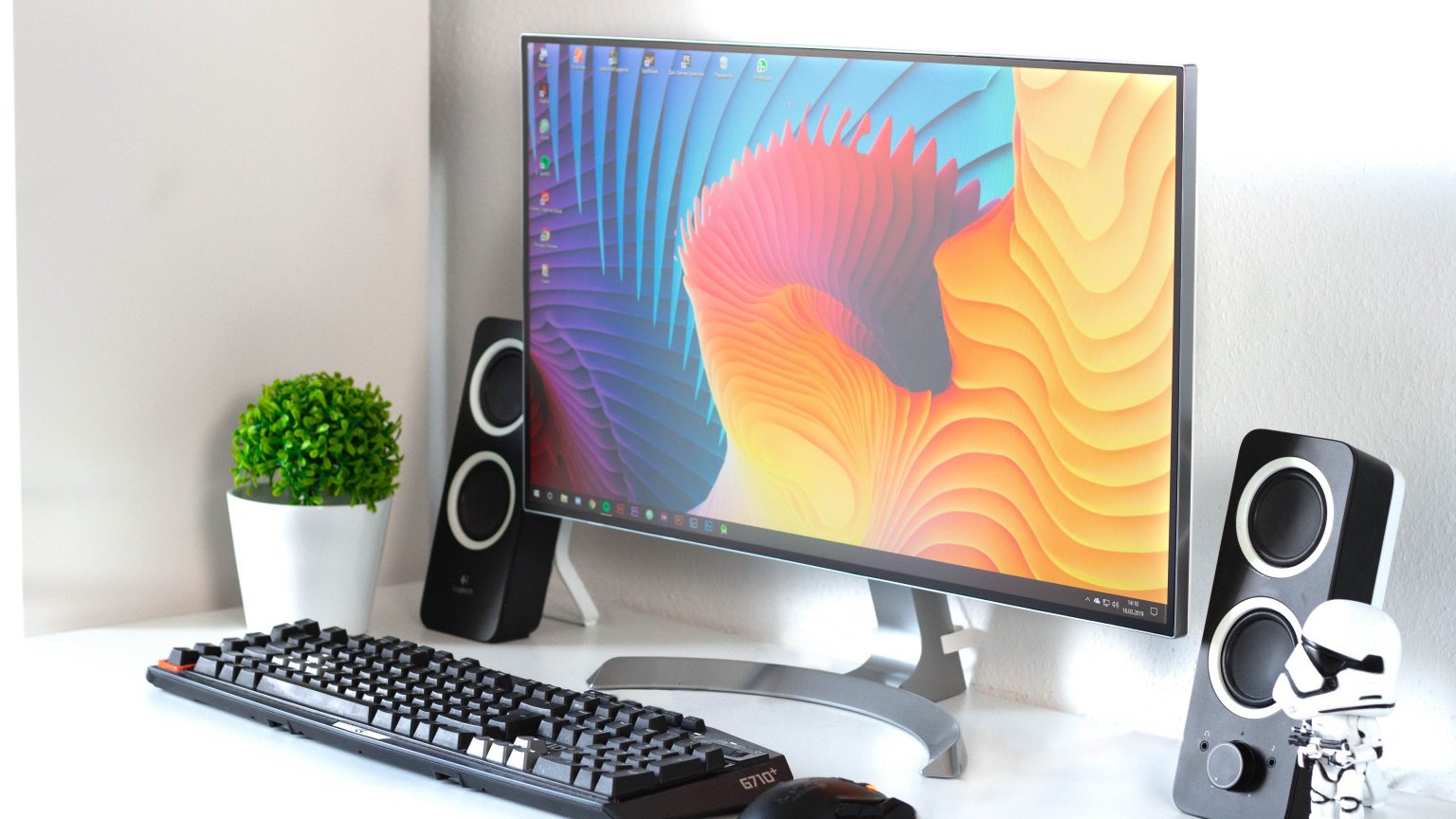 How to Choose Best Monitor for Gaming and Work Desktop